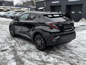 Black Toyota C-HR 2018 in Vilnius, with an engine capacity of 1.80 L and mileage of 160 thousand km for 16999 €, photo 4 on AUTOMOTO.COM.LV