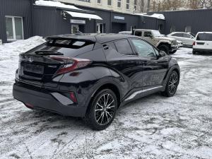 Black Toyota C-HR 2018 in Vilnius, with an engine capacity of 1.80 L and mileage of 160 thousand km for 16999 €, photo 5 on AUTOMOTO.COM.LV