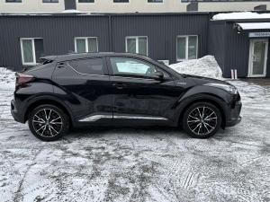 Black Toyota C-HR 2018 in Vilnius, with an engine capacity of 1.80 L and mileage of 160 thousand km for 16999 €, photo 6 on AUTOMOTO.COM.LV