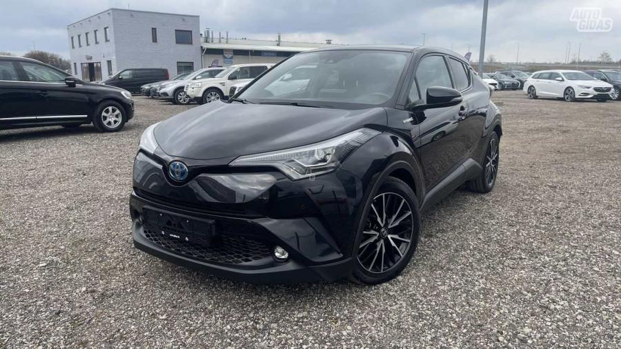 Melns Toyota C-HR 2018 Marijampole, ar dzinēja tilpumu 1.80 L un nobraukumu 129 tūkst. km par 16700 €, foto 1 vietnē AUTOMOTO.COM.LV
