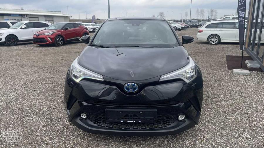 Melns Toyota C-HR 2018 Marijampole, ar dzinēja tilpumu 1.80 L un nobraukumu 129 tūkst. km par 16700 €, foto 4 vietnē AUTOMOTO.COM.LV