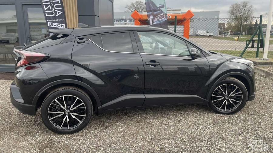 Melns Toyota C-HR 2018 Marijampole, ar dzinēja tilpumu 1.80 L un nobraukumu 129 tūkst. km par 16700 €, foto 6 vietnē AUTOMOTO.COM.LV