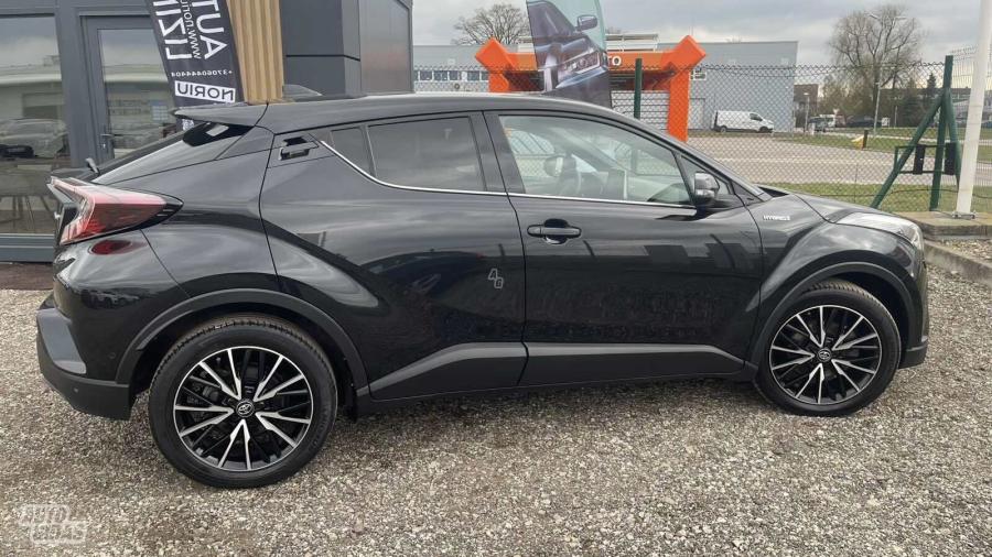 Melns Toyota C-HR 2018 Marijampole, ar dzinēja tilpumu 1.80 L un nobraukumu 129 tūkst. km par 16700 €, foto 11 vietnē AUTOMOTO.COM.LV