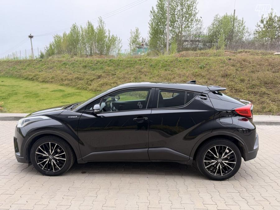 Melns Toyota C-HR 2018 Viļņa, ar dzinēja tilpumu 1.80 L un nobraukumu 122 tūkst. km par 16350 €, foto 9 vietnē AUTOMOTO.COM.LV