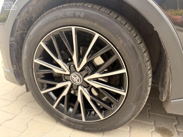 Черный Тойота C-HR 2018 в Вильнюс, объемом двигателя 1.80 л и пробегом 122 тыс. км за 16350 €, фото 9 на AUTOMOTO.COM.LV