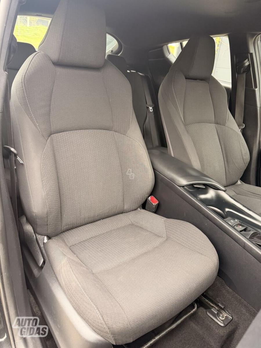Melns Toyota C-HR 2018 Viļņa, ar dzinēja tilpumu 1.80 L un nobraukumu 122 tūkst. km par 16350 €, foto 16 vietnē AUTOMOTO.COM.LV