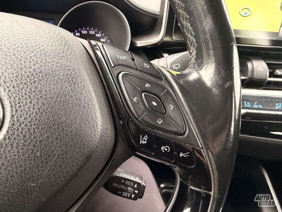 Melns Toyota C-HR 2018 Viļņa, ar dzinēja tilpumu 1.80 L un nobraukumu 122 tūkst. km par 16350 €, foto 22 vietnē AUTOMOTO.COM.LV