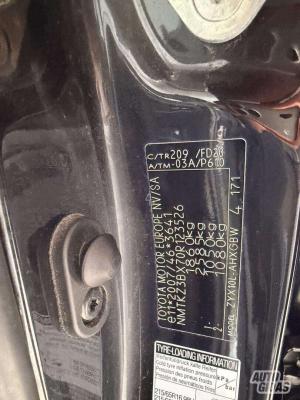 Black Toyota C-HR 2018 in Vilnius, with an engine capacity of 1.80 L and mileage of 132 thousand km for 17650 €, photo 11 on AUTOMOTO.COM.LV