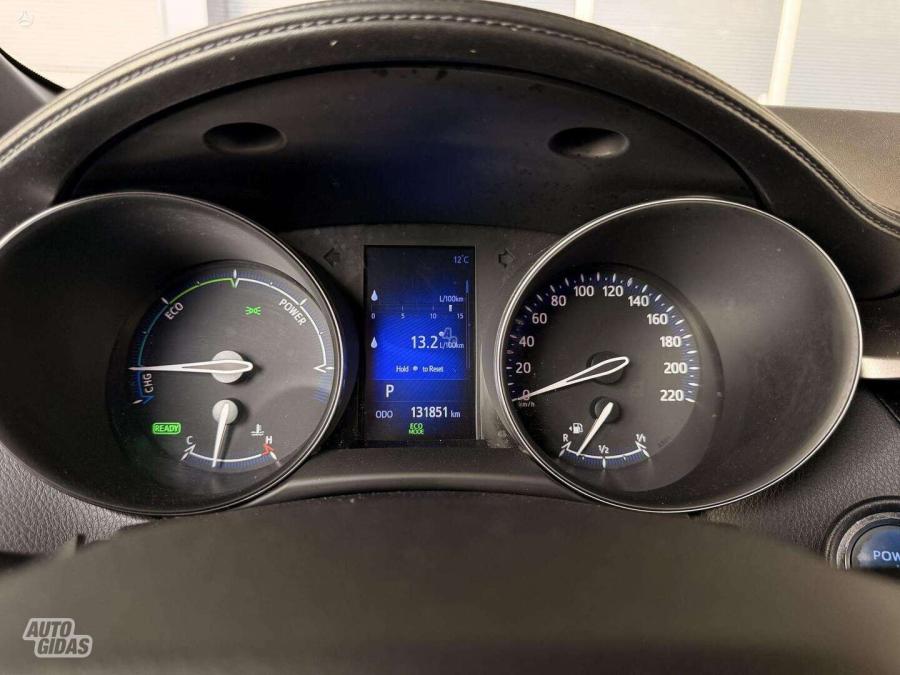 Black Toyota C-HR 2018 in Vilnius, with an engine capacity of 1.80 L and mileage of 132 thousand km for 17650 €, photo 21 on AUTOMOTO.COM.LV