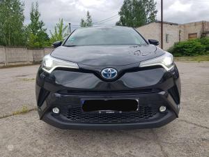 Black Toyota C-HR 2018 in Siauliai, with an engine capacity of 1.80 L and mileage of 117 thousand km for 17900 €, photo 3 on AUTOMOTO.COM.LV