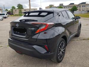 Black Toyota C-HR 2018 in Siauliai, with an engine capacity of 1.80 L and mileage of 117 thousand km for 17900 €, photo 6 on AUTOMOTO.COM.LV