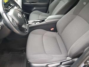 Black Toyota C-HR 2018 in Siauliai, with an engine capacity of 1.80 L and mileage of 117 thousand km for 17900 €, photo 11 on AUTOMOTO.COM.LV