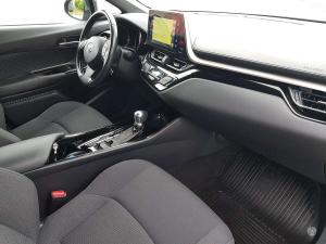 Black Toyota C-HR 2018 in Siauliai, with an engine capacity of 1.80 L and mileage of 117 thousand km for 17900 €, photo 12 on AUTOMOTO.COM.LV