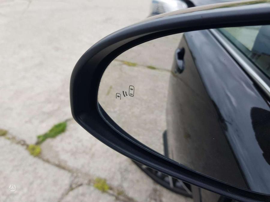 Black Toyota C-HR 2018 in Siauliai, with an engine capacity of 1.80 L and mileage of 117 thousand km for 17900 €, photo 15 on AUTOMOTO.COM.LV