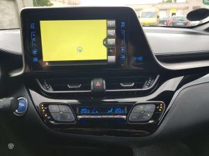 Black Toyota C-HR 2018 in Siauliai, with an engine capacity of 1.80 L and mileage of 117 thousand km for 17900 €, photo 16 on AUTOMOTO.COM.LV
