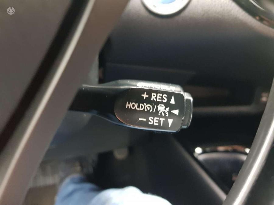 Black Toyota C-HR 2018 in Siauliai, with an engine capacity of 1.80 L and mileage of 117 thousand km for 17900 €, photo 20 on AUTOMOTO.COM.LV