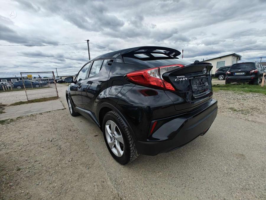 Черный Тойота C-HR 2018 в Вильнюс, объемом двигателя 1.80 л и пробегом 150 тыс. км за 14900 €, фото 11 на AUTOMOTO.COM.LV
