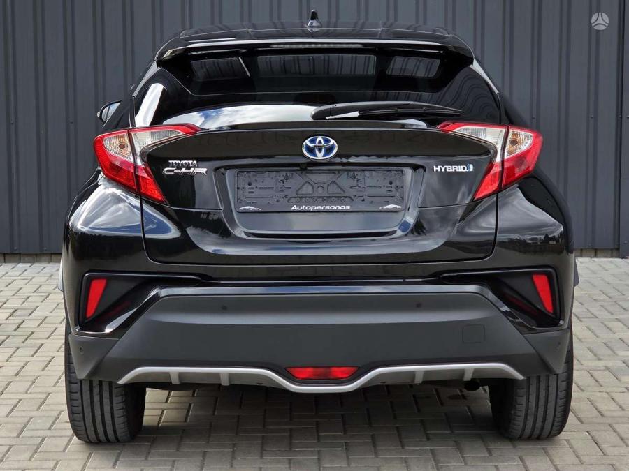 Черный Тойота C-HR 2018 в Каунас, объемом двигателя 1.80 л и пробегом 198 тыс. км за 15999 €, фото 6 на AUTOMOTO.COM.LV
