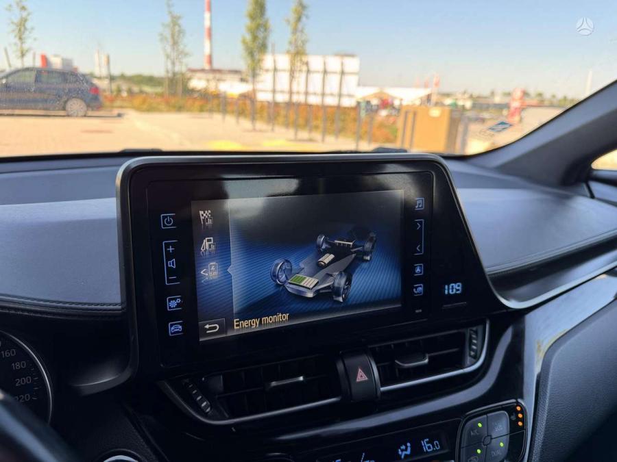 Черный Тойота C-HR 2018 в Вильнюс, объемом двигателя 1.80 л и пробегом 83 тыс. км за 17450 €, фото 26 на AUTOMOTO.COM.LV