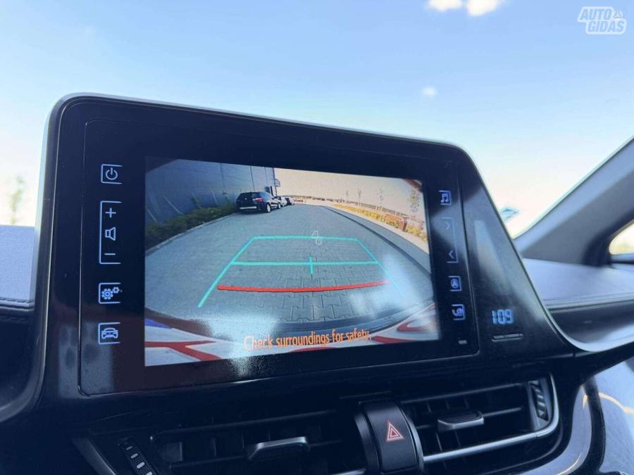 Melns Toyota C-HR 2018 Viļņa, ar dzinēja tilpumu 1.80 L un nobraukumu 83 tūkst. km par 17450 €, foto 25 vietnē AUTOMOTO.COM.LV