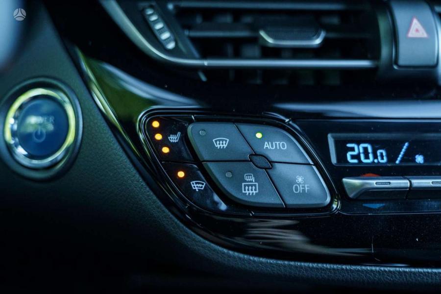 Melns Toyota C-HR 2018 Viļņa, ar dzinēja tilpumu 1.80 L un nobraukumu 183 tūkst. km par 14900 €, foto 30 vietnē AUTOMOTO.COM.LV