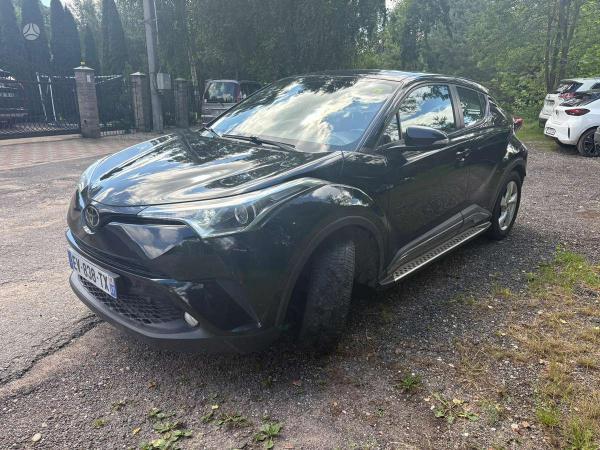 Черный Тойота C-HR 2018 в Вильнюс, объемом двигателя 1.20 л и пробегом 200 тыс. км за 11300 €, фото 3 на AUTOMOTO.COM.LV