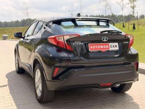 Melns Toyota C-HR 2018 Viļņa, ar dzinēja tilpumu 1.80 L un nobraukumu 83 tūkst. km par 16950 €, foto 6 vietnē AUTOMOTO.COM.LV