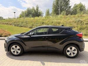 Melns Toyota C-HR 2018 Viļņa, ar dzinēja tilpumu 1.80 L un nobraukumu 83 tūkst. km par 16950 €, foto 8 vietnē AUTOMOTO.COM.LV