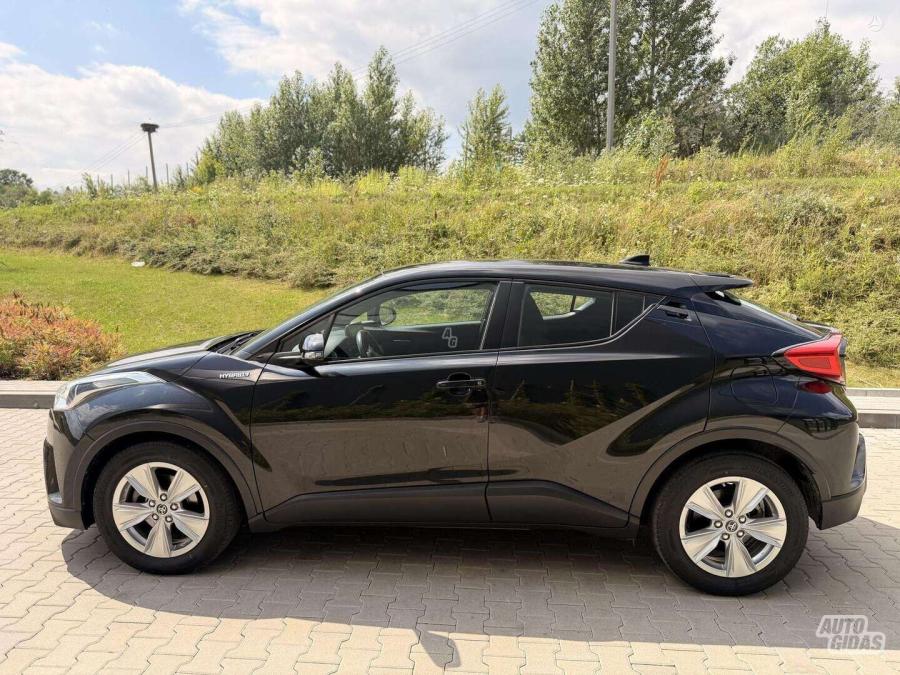 Melns Toyota C-HR 2018 Viļņa, ar dzinēja tilpumu 1.80 L un nobraukumu 83 tūkst. km par 16950 €, foto 8 vietnē AUTOMOTO.COM.LV