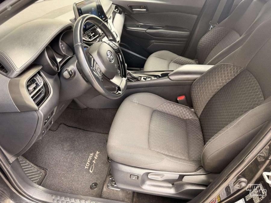 Melns Toyota C-HR 2018 Viļņa, ar dzinēja tilpumu 1.80 L un nobraukumu 83 tūkst. km par 16950 €, foto 21 vietnē AUTOMOTO.COM.LV