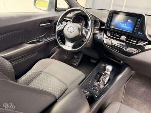 Melns Toyota C-HR 2018 Viļņa, ar dzinēja tilpumu 1.80 L un nobraukumu 83 tūkst. km par 16950 €, foto 32 vietnē AUTOMOTO.COM.LV