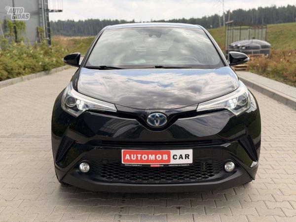 Black Toyota C-HR 2018 in Vilnius, with an engine capacity of 1.80 L and mileage of 83 thousand km for 16950 €, photo 3 on AUTOMOTO.COM.LV