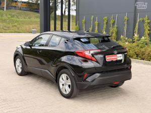 Black Toyota C-HR 2018 in Vilnius, with an engine capacity of 1.80 L and mileage of 83 thousand km for 16950 €, photo 14 on AUTOMOTO.COM.LV