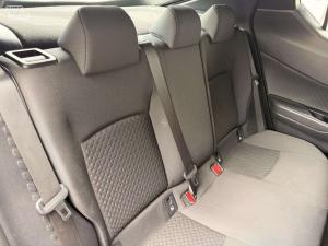 Black Toyota C-HR 2018 in Vilnius, with an engine capacity of 1.80 L and mileage of 83 thousand km for 16950 €, photo 29 on AUTOMOTO.COM.LV