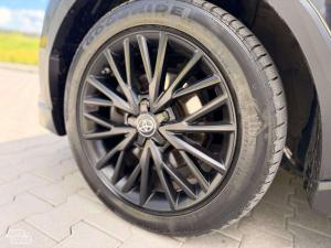 Black Toyota C-HR 2018 in Vilnius, with an engine capacity of 1.80 L and mileage of 132 thousand km for 17350 €, photo 10 on AUTOMOTO.COM.LV