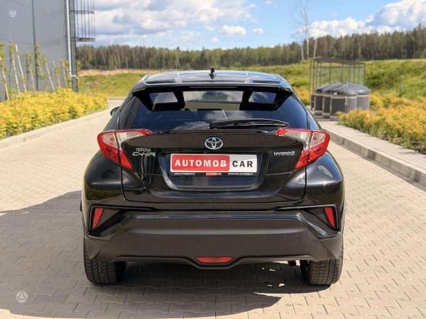 Черный Тойота C-HR 2018 в Вильнюс, объемом двигателя 1.80 л и пробегом 132 тыс. км за 17350 €, фото 5 на AUTOMOTO.COM.LV
