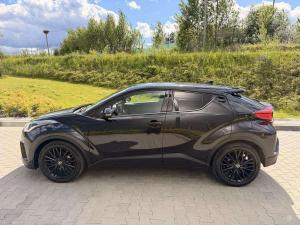 Black Toyota C-HR 2018 in Vilnius, with an engine capacity of 1.80 L and mileage of 132 thousand km for 17350 €, photo 8 on AUTOMOTO.COM.LV