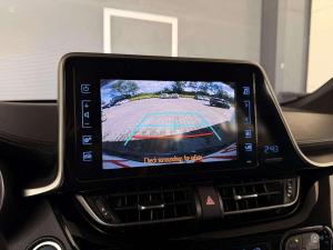 Black Toyota C-HR 2018 in Vilnius, with an engine capacity of 1.80 L and mileage of 132 thousand km for 17350 €, photo 23 on AUTOMOTO.COM.LV
