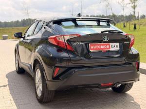 Black Toyota C-HR 2018 in Vilnius, with an engine capacity of 1.80 L and mileage of 83 thousand km for 16950 €, photo 6 on AUTOMOTO.COM.LV
