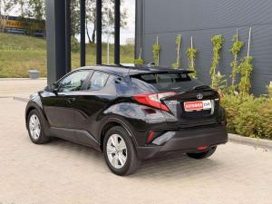 Black Toyota C-HR 2018 in Vilnius, with an engine capacity of 1.80 L and mileage of 83 thousand km for 16950 €, photo 20 on AUTOMOTO.COM.LV