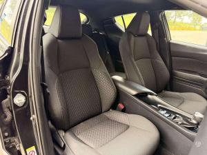 Black Toyota C-HR 2018 in Vilnius, with an engine capacity of 1.80 L and mileage of 83 thousand km for 16950 €, photo 30 on AUTOMOTO.COM.LV