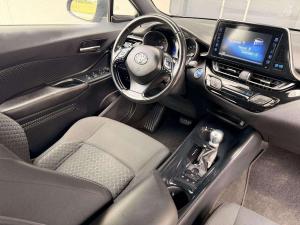 Black Toyota C-HR 2018 in Vilnius, with an engine capacity of 1.80 L and mileage of 83 thousand km for 16950 €, photo 32 on AUTOMOTO.COM.LV