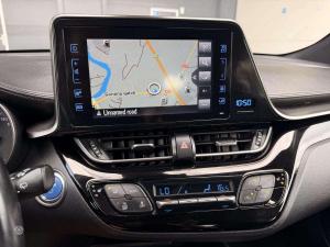 Black Toyota C-HR 2018 in Vilnius, with an engine capacity of 1.80 L and mileage of 83 thousand km for 16950 €, photo 34 on AUTOMOTO.COM.LV