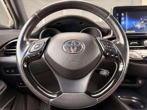 Black Toyota C-HR 2018 in Vilnius, with an engine capacity of 1.80 L and mileage of 83 thousand km for 16950 €, photo 38 on AUTOMOTO.COM.LV