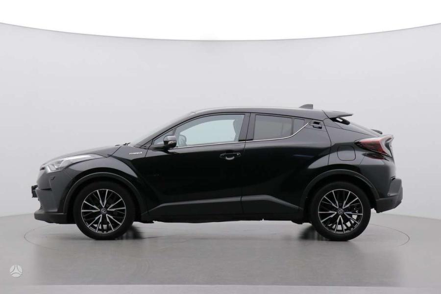 Черный Тойота C-HR 2018 в Вильнюс, объемом двигателя 1.80 л и пробегом 123 тыс. км за 19900 €, фото 5 на AUTOMOTO.COM.LV