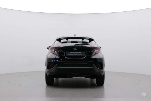Черный Тойота C-HR 2018 в Вильнюс, объемом двигателя 1.80 л и пробегом 123 тыс. км за 19900 €, фото 5 на AUTOMOTO.COM.LV