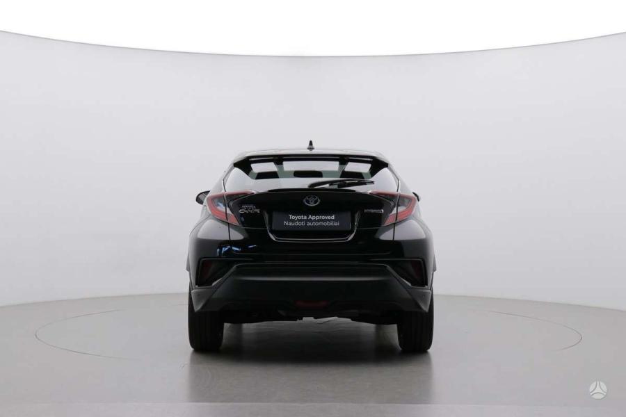 Черный Тойота C-HR 2018 в Вильнюс, объемом двигателя 1.80 л и пробегом 123 тыс. км за 19900 €, фото 6 на AUTOMOTO.COM.LV