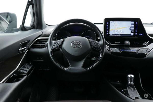 Черный Тойота C-HR 2018 в Вильнюс, объемом двигателя 1.80 л и пробегом 123 тыс. км за 19900 €, фото 8 на AUTOMOTO.COM.LV