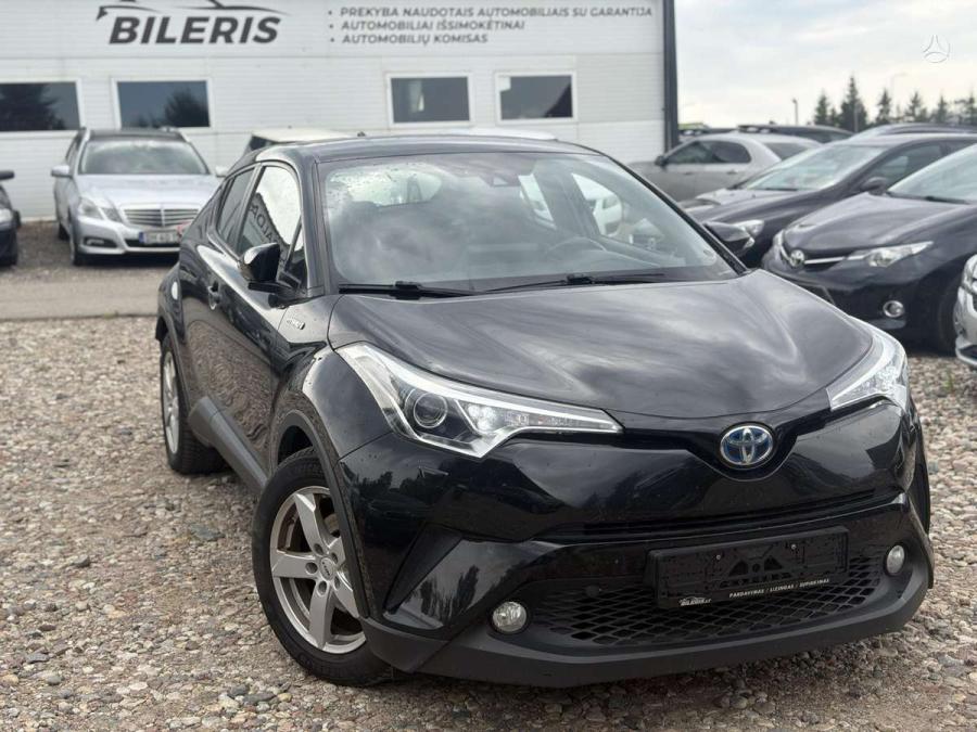 Melns Toyota C-HR 2018 Utena, ar dzinēja tilpumu 1.80 L un nobraukumu 230 tūkst. km par 12590 €, foto 1 vietnē AUTOMOTO.COM.LV
