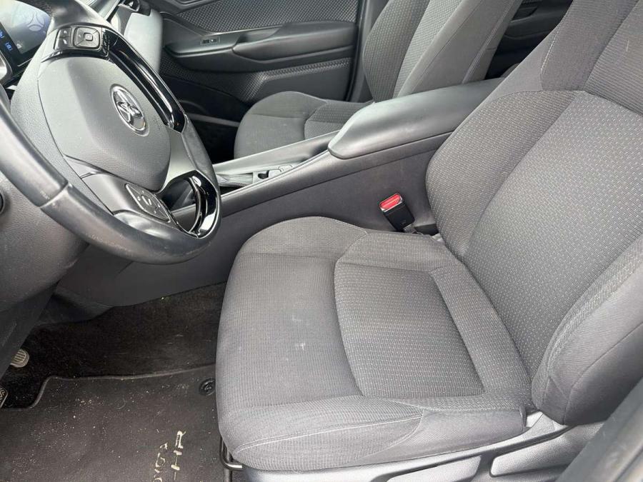 Melns Toyota C-HR 2018 Utena, ar dzinēja tilpumu 1.80 L un nobraukumu 230 tūkst. km par 12590 €, foto 6 vietnē AUTOMOTO.COM.LV